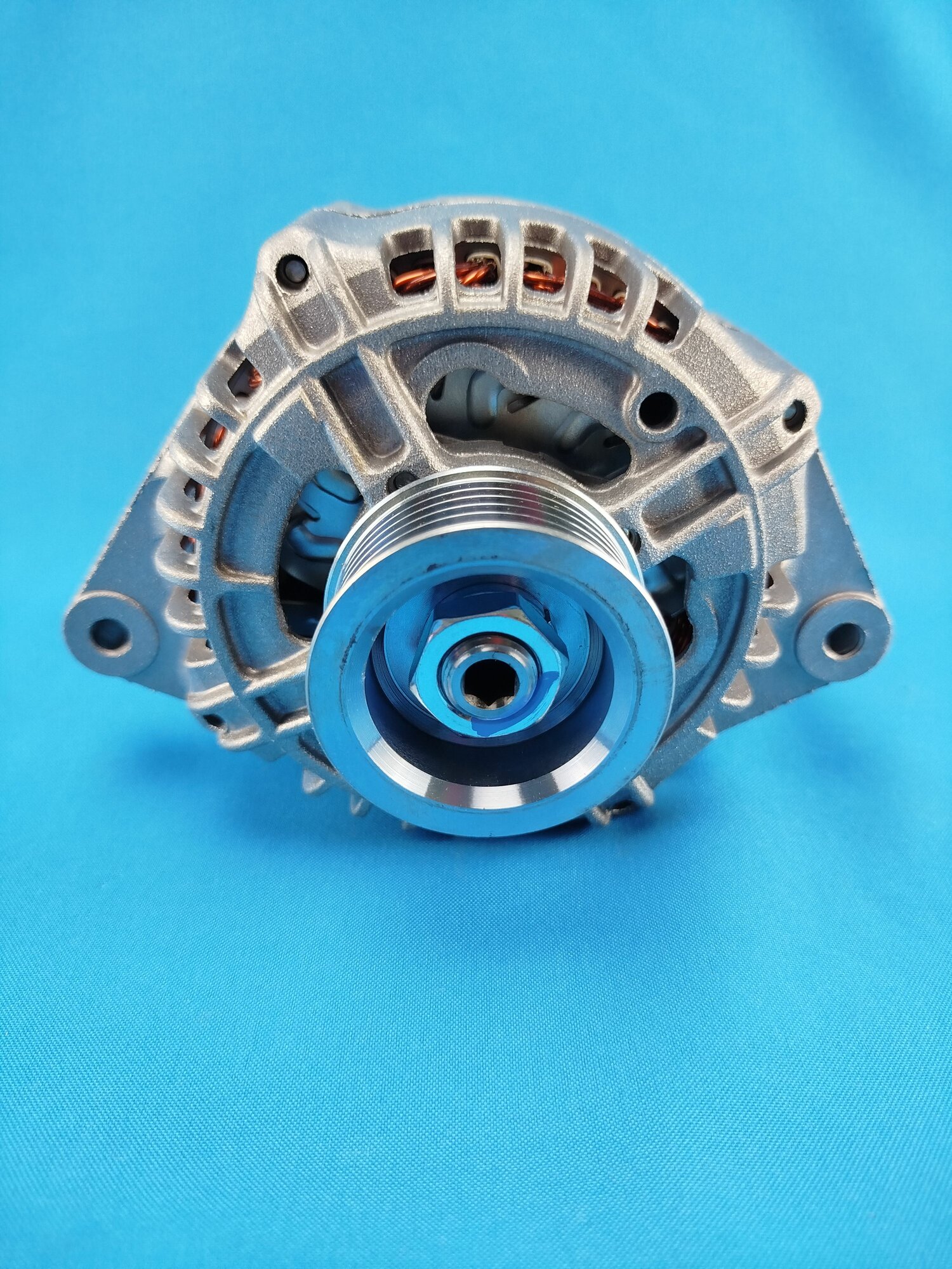 Генератор "ELTRA" для автомобилей ВАЗ 2110-15 (120А)