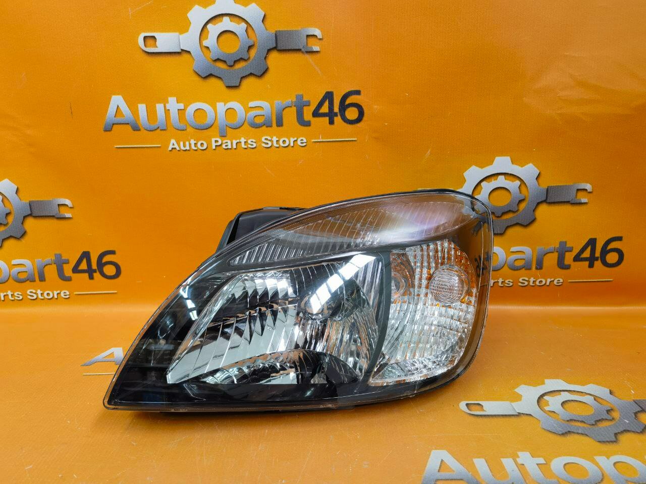 Фара левая киа рио 2 KIA RIO 2 с 2005 по 2011 год черный отражатель