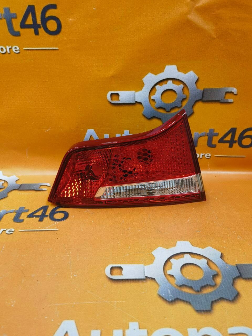 Задний правый фонарь в крышку киа рио 3 kia rio 3 с 2010 по 2014 год внутренний