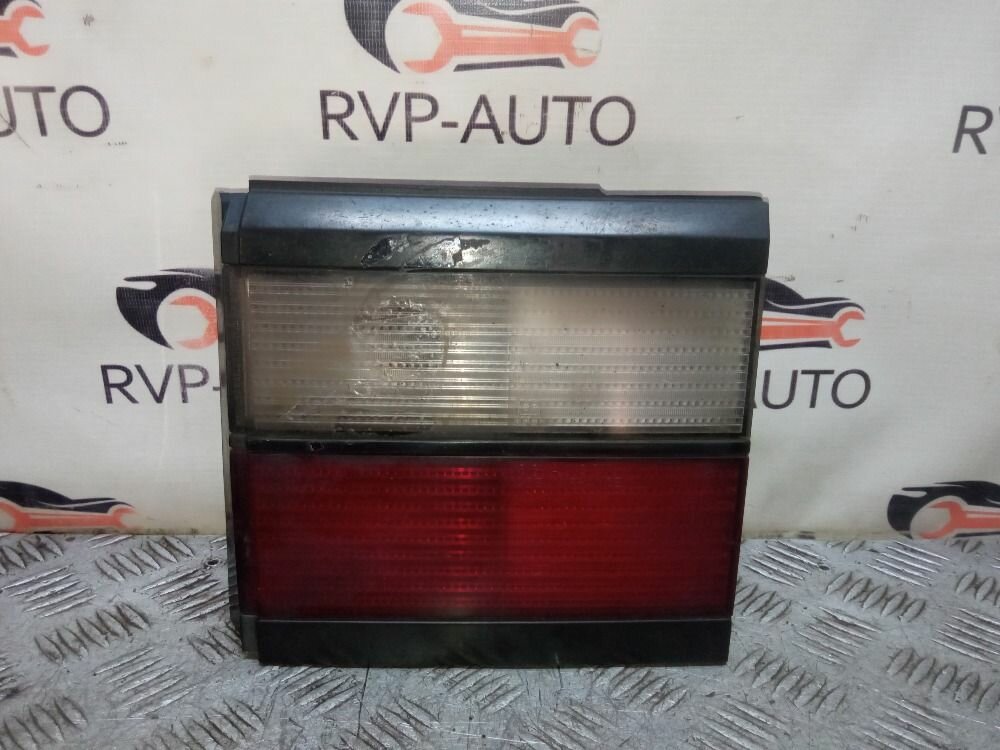 Фонарь задний правый Volkswagen Passat B3 универса Volkswagen