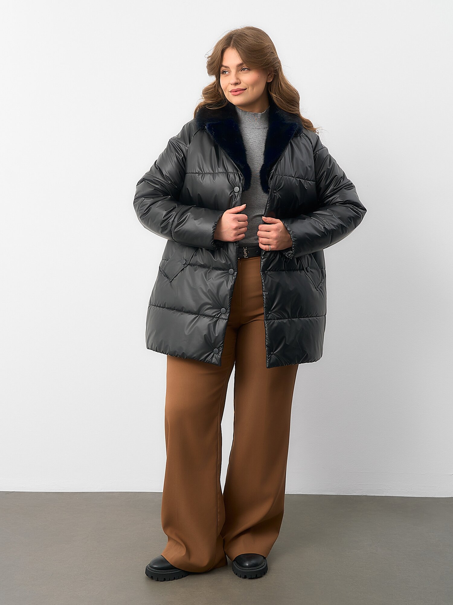 Пуховик с натуральным мехом норки