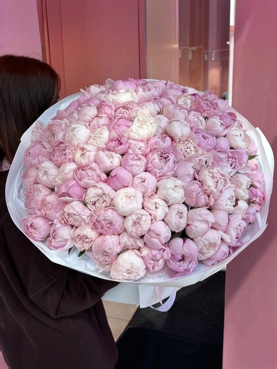 Букет из 101 пиона