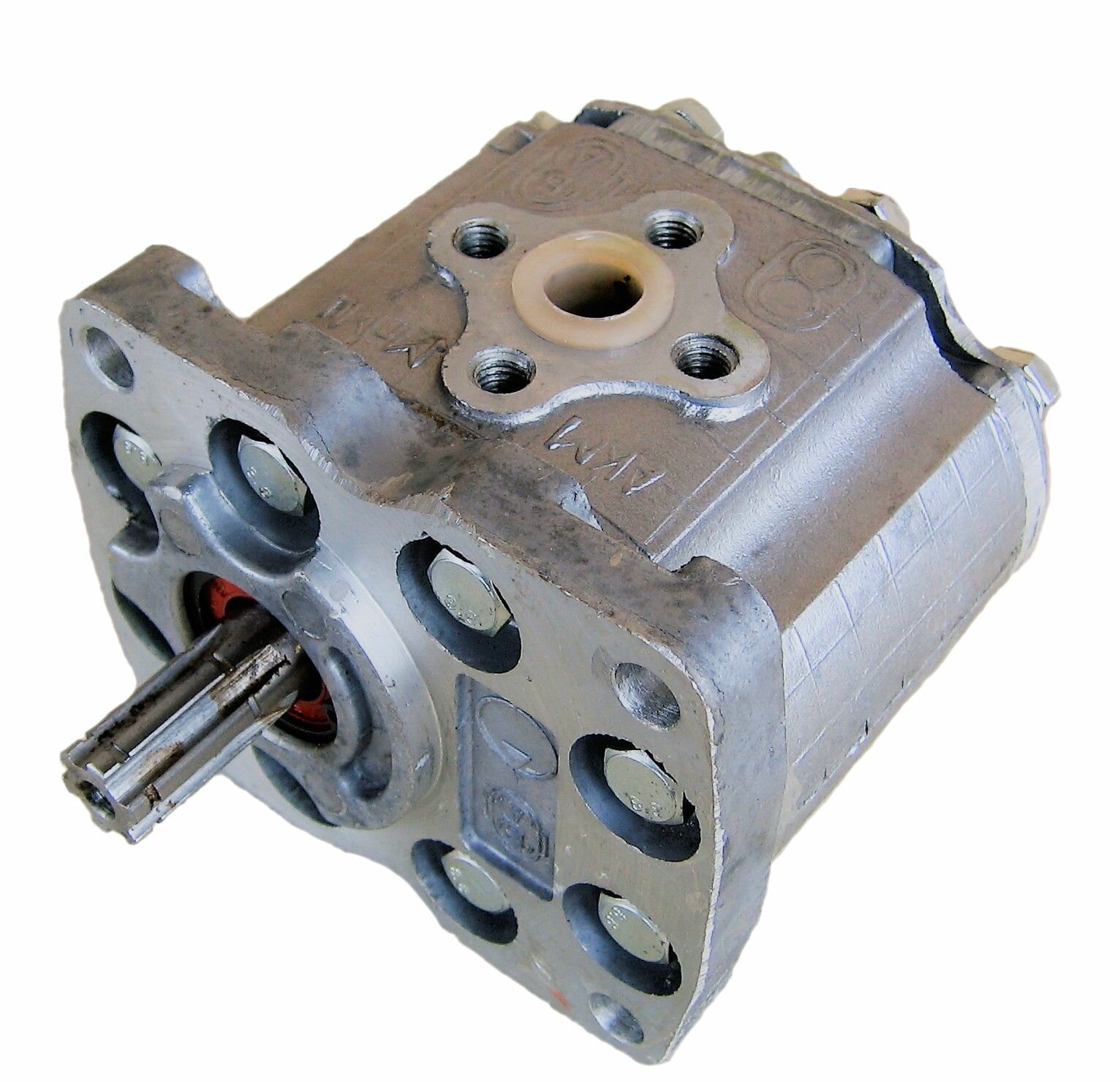 Насос шестерёнчатый НШ-14, для колесного трактора, правое вращение