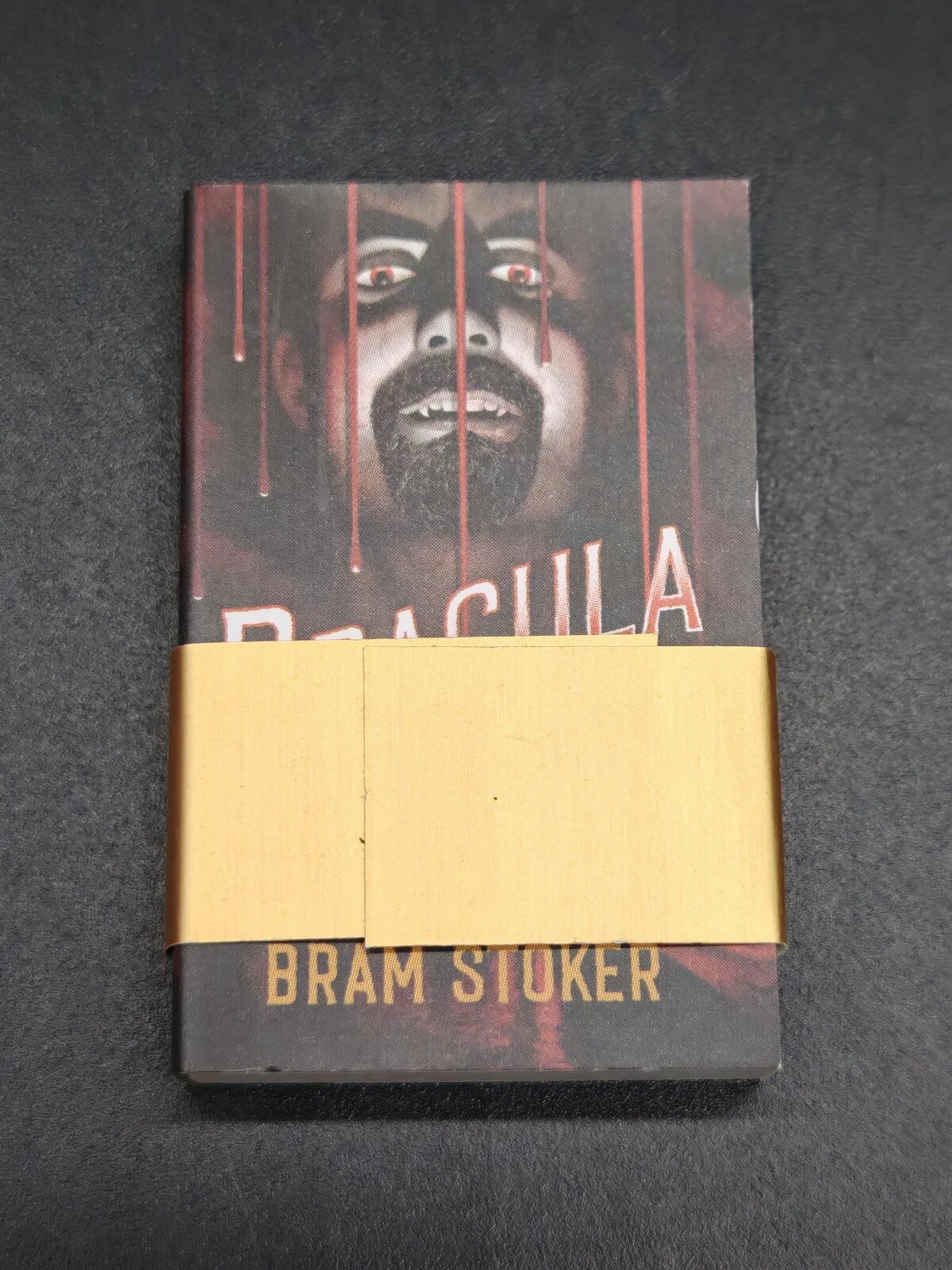 Mini Brands BOOKS Series 2 фигурки HEETTON Dracula LUXURY