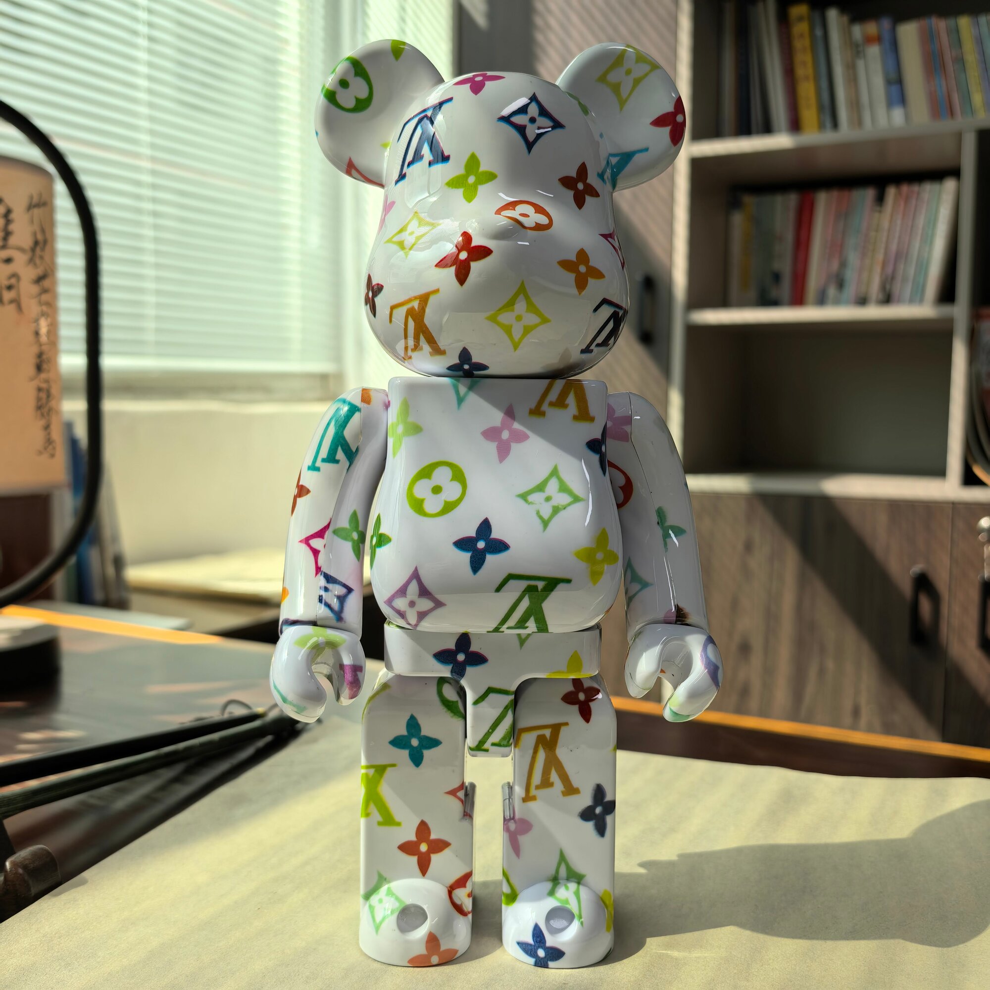 Игрушечная Статуя Медведя Bearbrick 28cm v-l