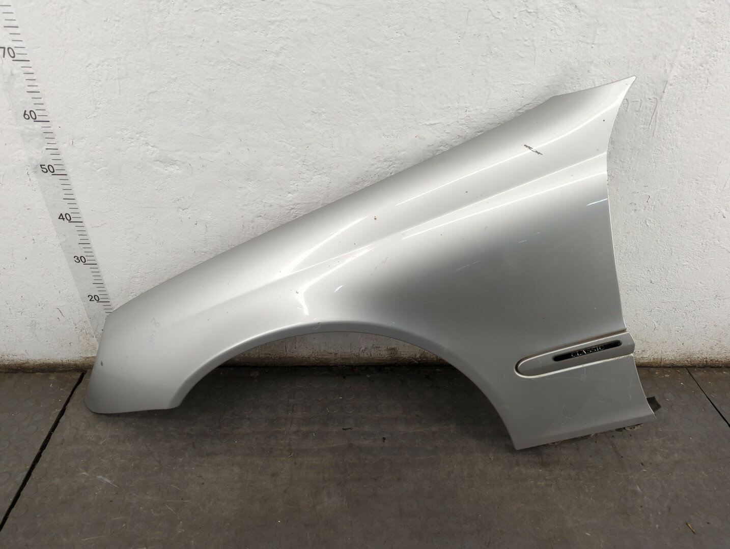 Крыло левое переднее Mercedes C W203 Б/У