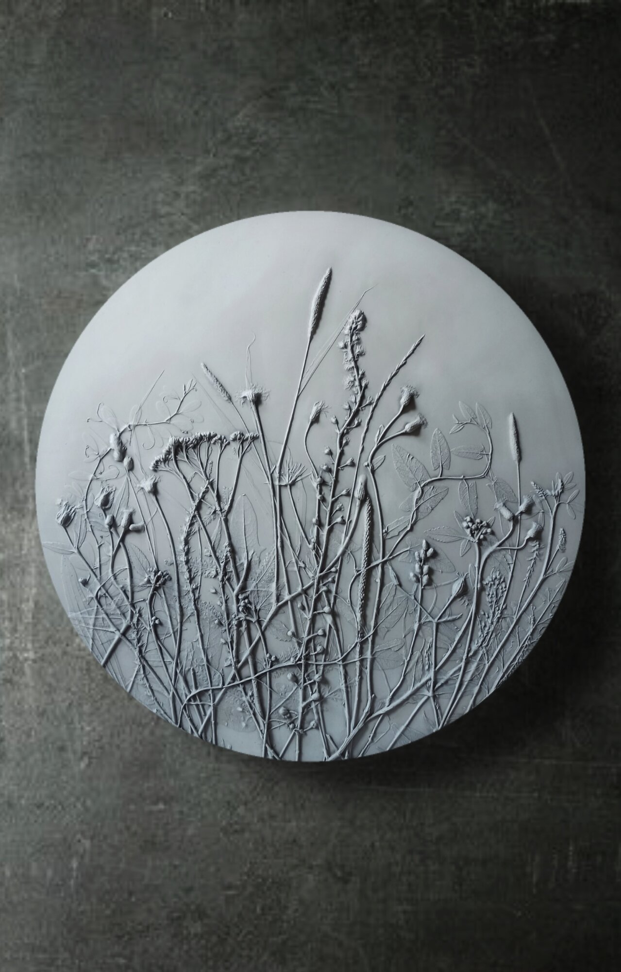 Панно. Ботанический барельеф 60 см, серый. Гипсовый декор ручной работы