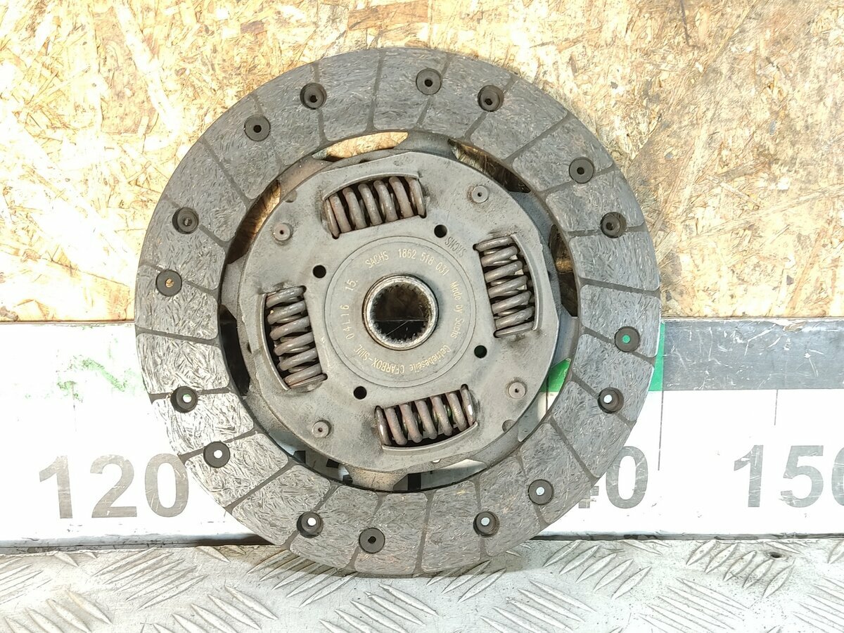 Диск сцепления SKODA Octavia 2000 2011 06A141031J