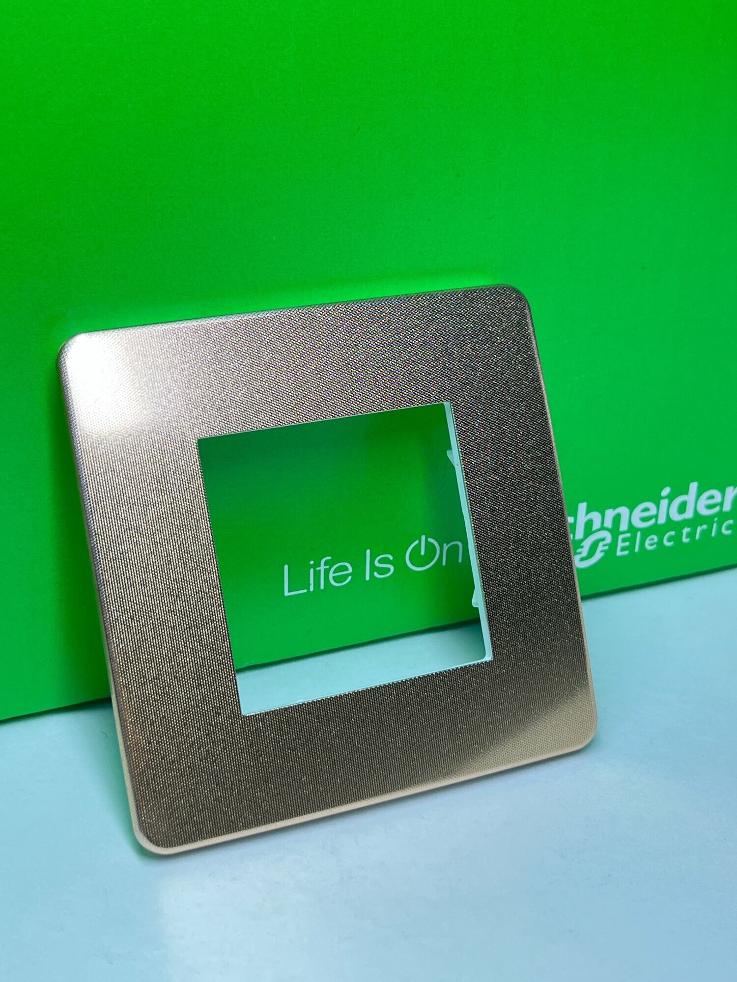 Рамка 1 пост Unica Studio медь/белый (Schneider Electric), арт. NU280257
