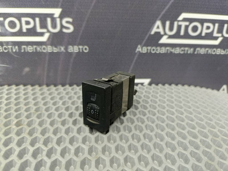 Кнопка обогрева сидений Передний Volkswagen Passat B5 (1.8) Б/У с пробегом Арт. 3B963563C