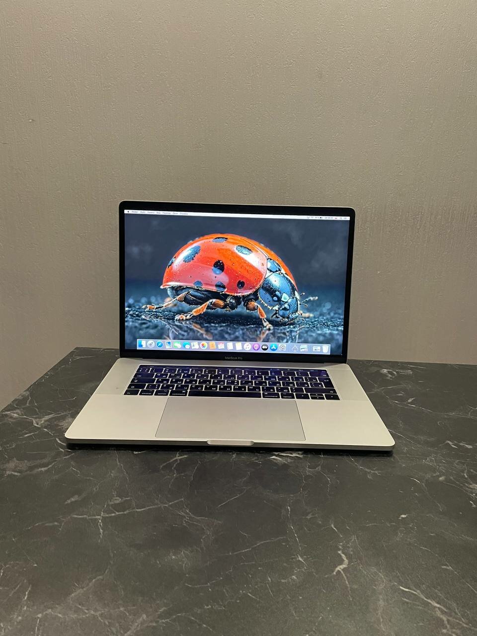 Ноутбук Apple MacBook Pro 15 2017, Intel Core i7 2.9 ГГц, 16/512 ГБ, LPDDR3, AMD Radeon Pro 560, Intel HD Graphics 630