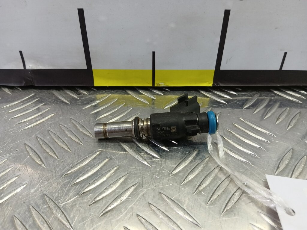 Форсунка топливная Б/У для Opel ASTRA H (2004—2007) 821358