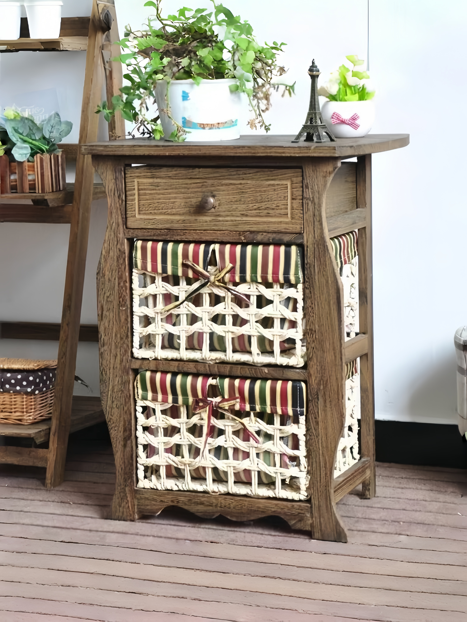 Винтажная прикроватная тумбочка с плетёными фасадами деревянный комод для спальни, гостиной и декора