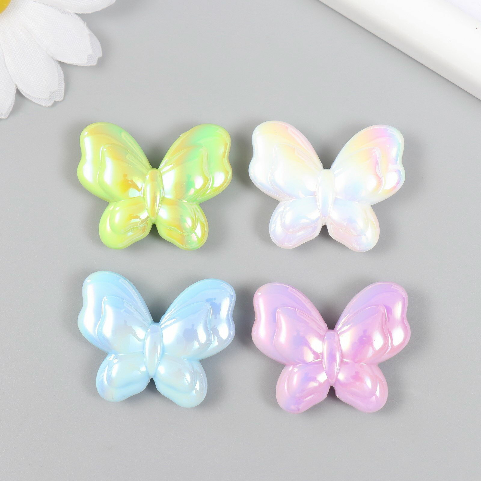 Бусина пластик для творчества "Бабочка. Перламутр", 3.5 см, микс, 4 шт.