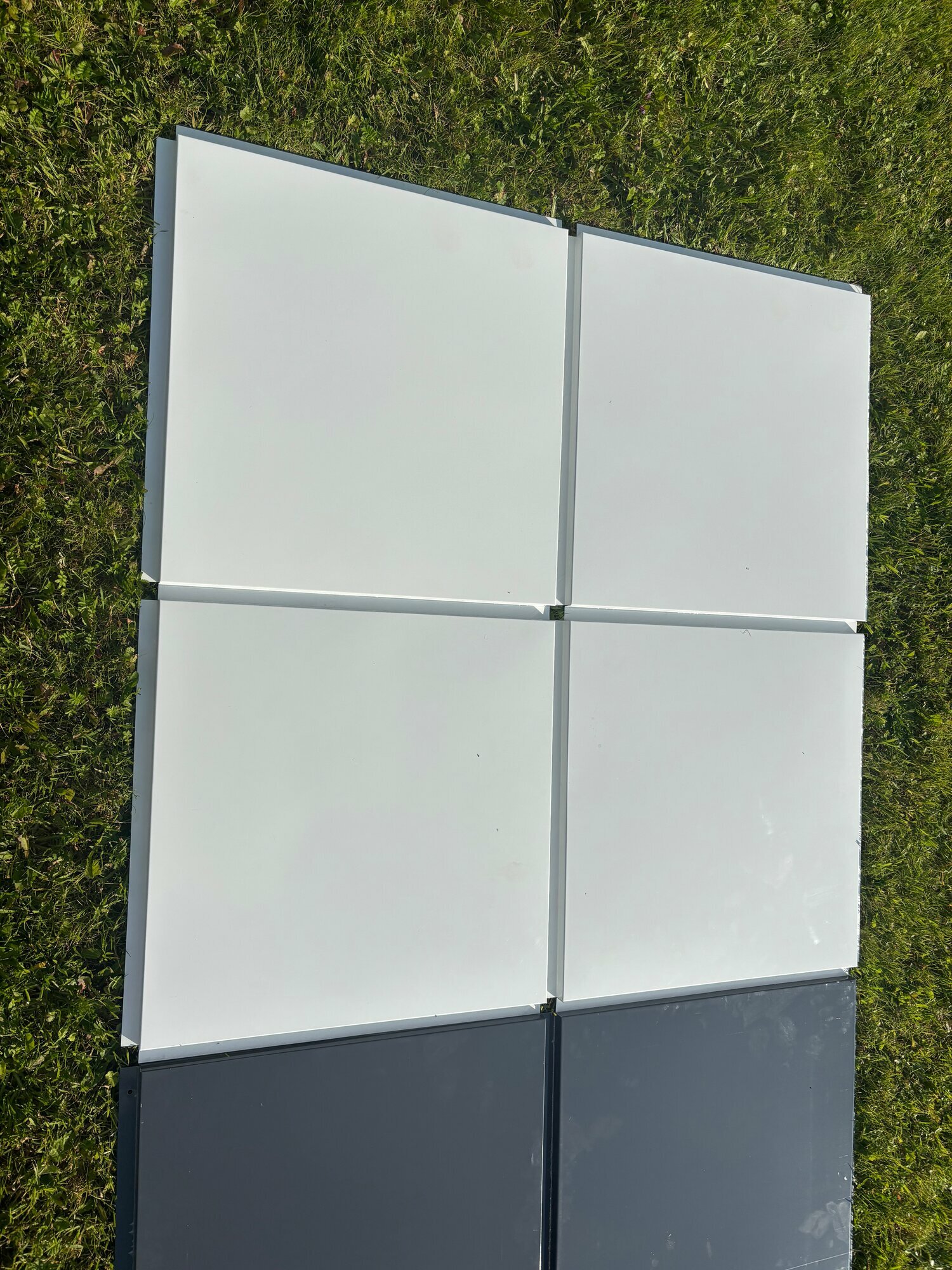 Фасадная кассета открытого типа "RAL 9003", полиэстер, металл 0,7, 280х280х19 мм в упаковке 5шт.