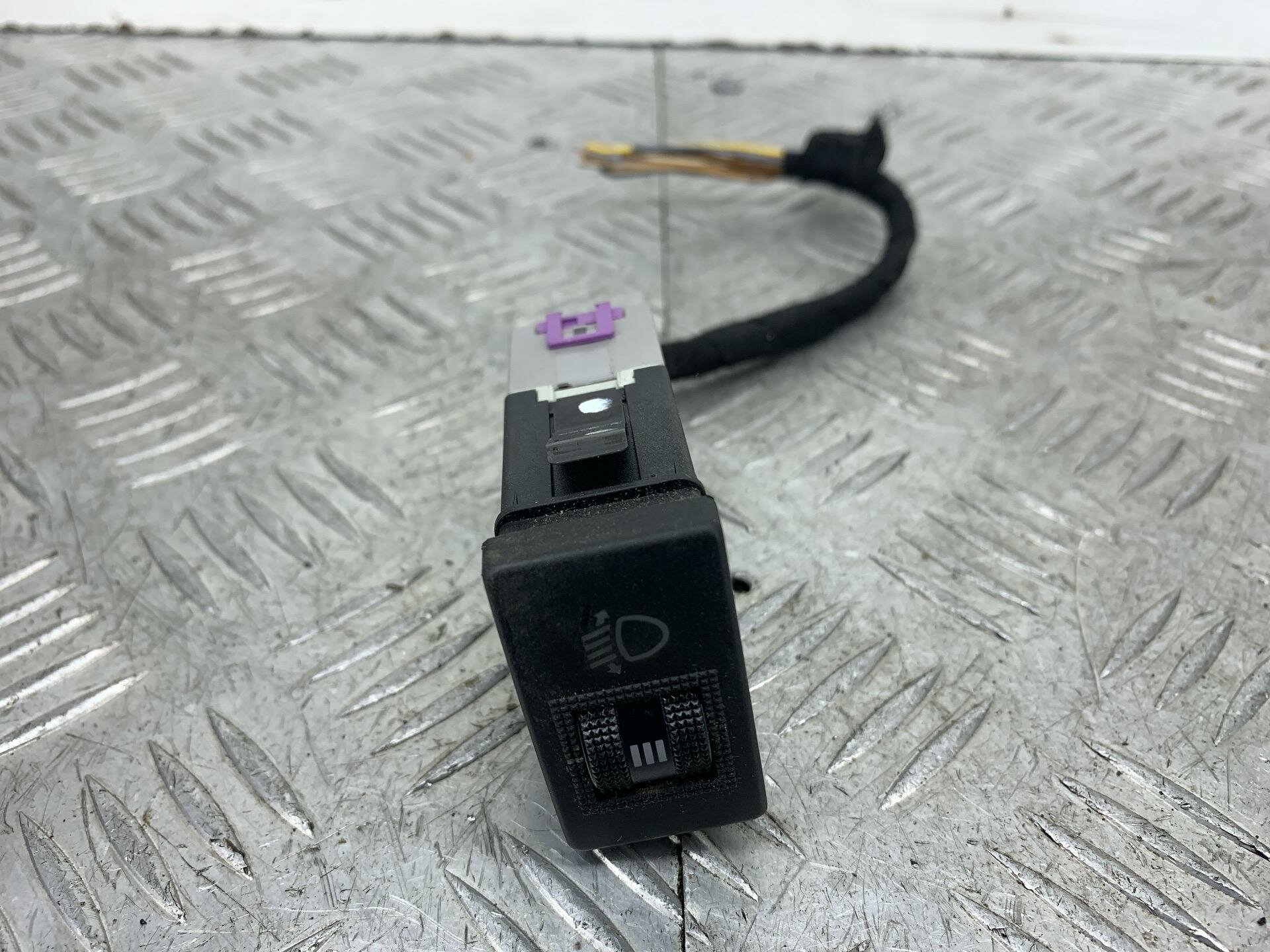 Кнопка корректора фар Audi A4 B5 1997 8D0941301