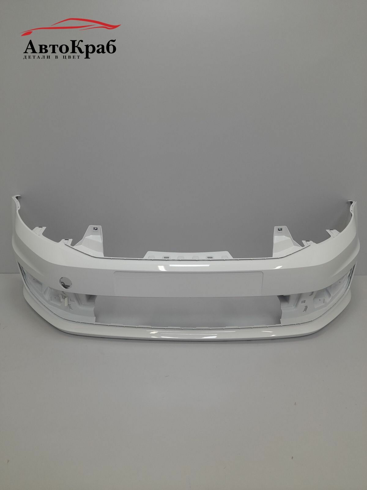 Бампер передний в цвет для Фольксваген Поло рестайлинг 2015 - 2020 г. 0Q C9A - белый