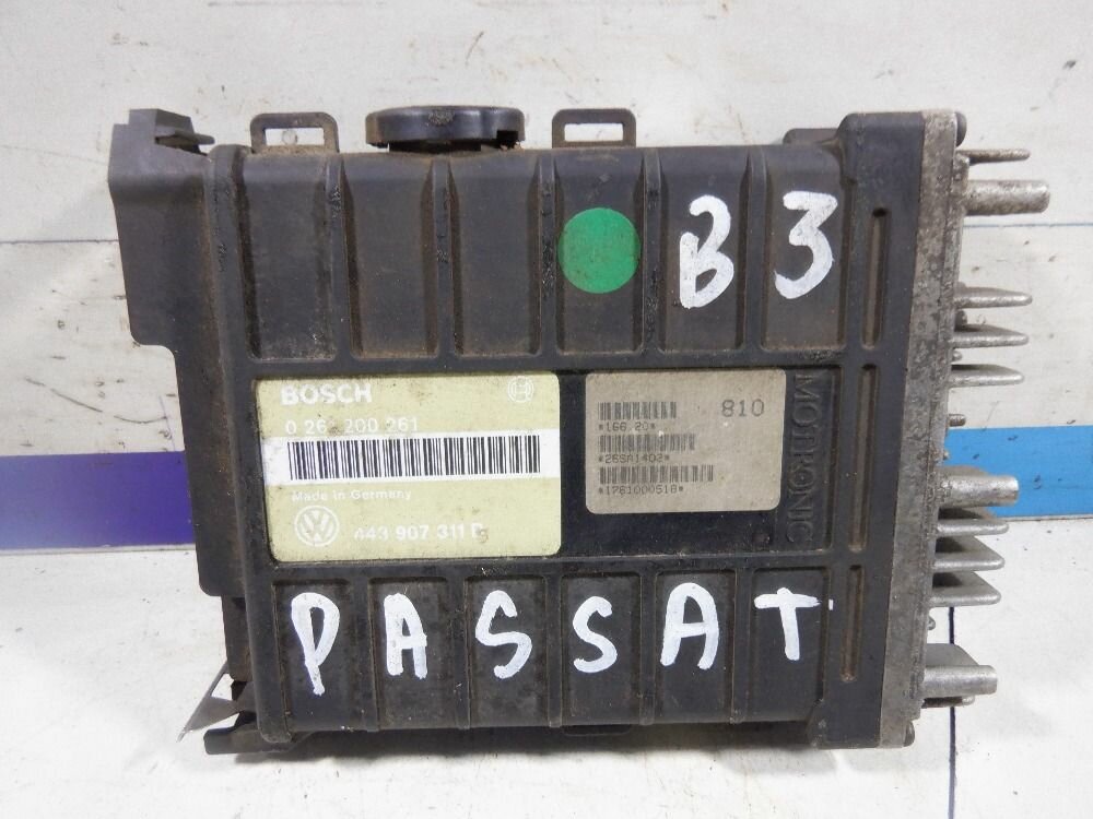 Блок управления двигателем VW Passat B3 443907311B