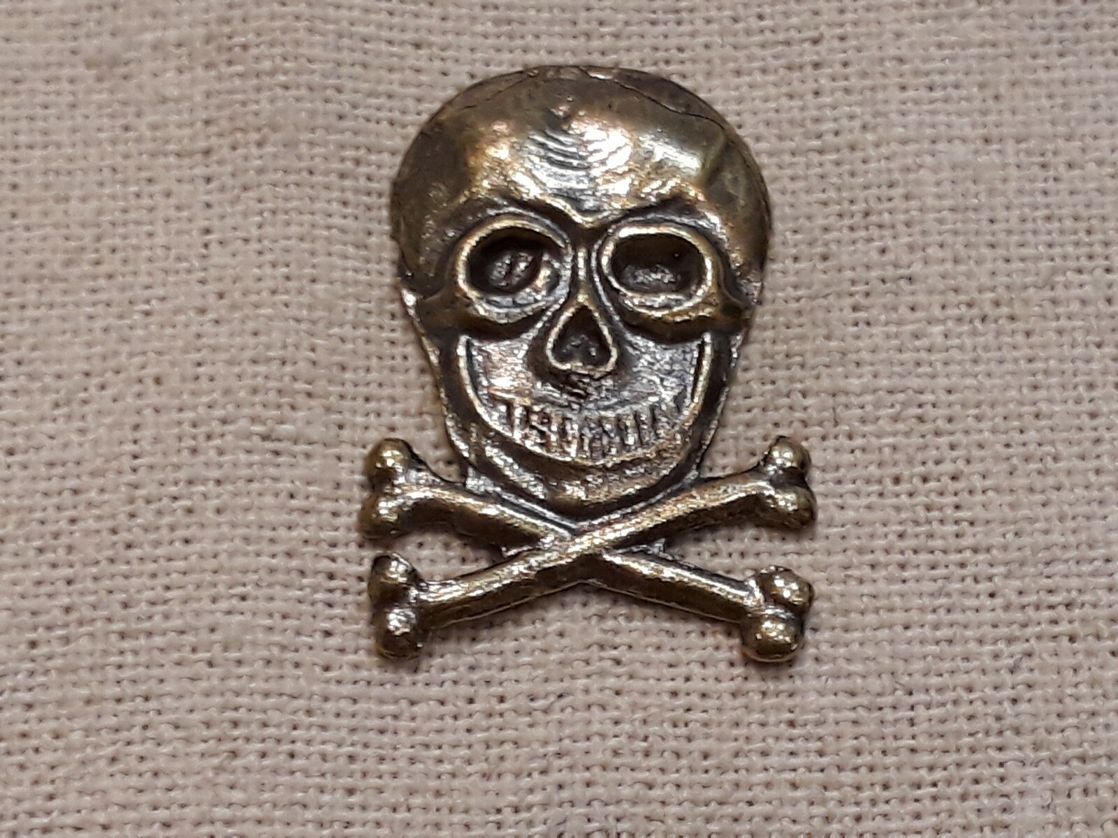 Тяжелый знак петлица Череп с костями