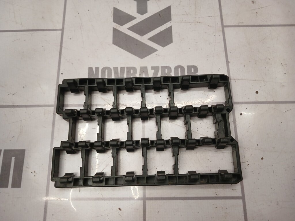 Кронштейн (сопут. товар) Audi A6 (C4) 1994-1997