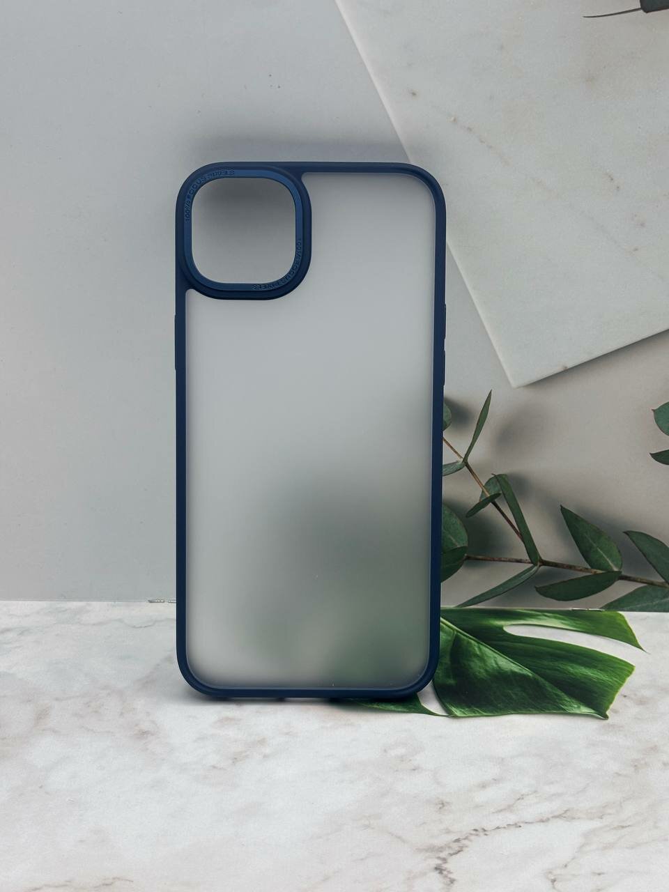 Пластиковый чехол на iPhone 14 Plus защитный