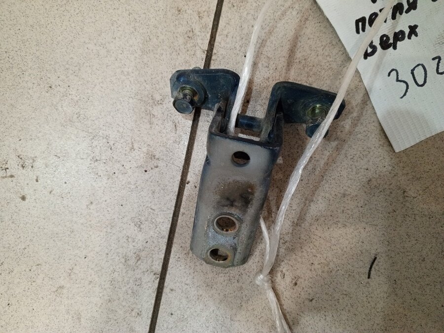 Петля двери передней левой верхняя от Mitsubishi Lancer 9 CS 2000-2008