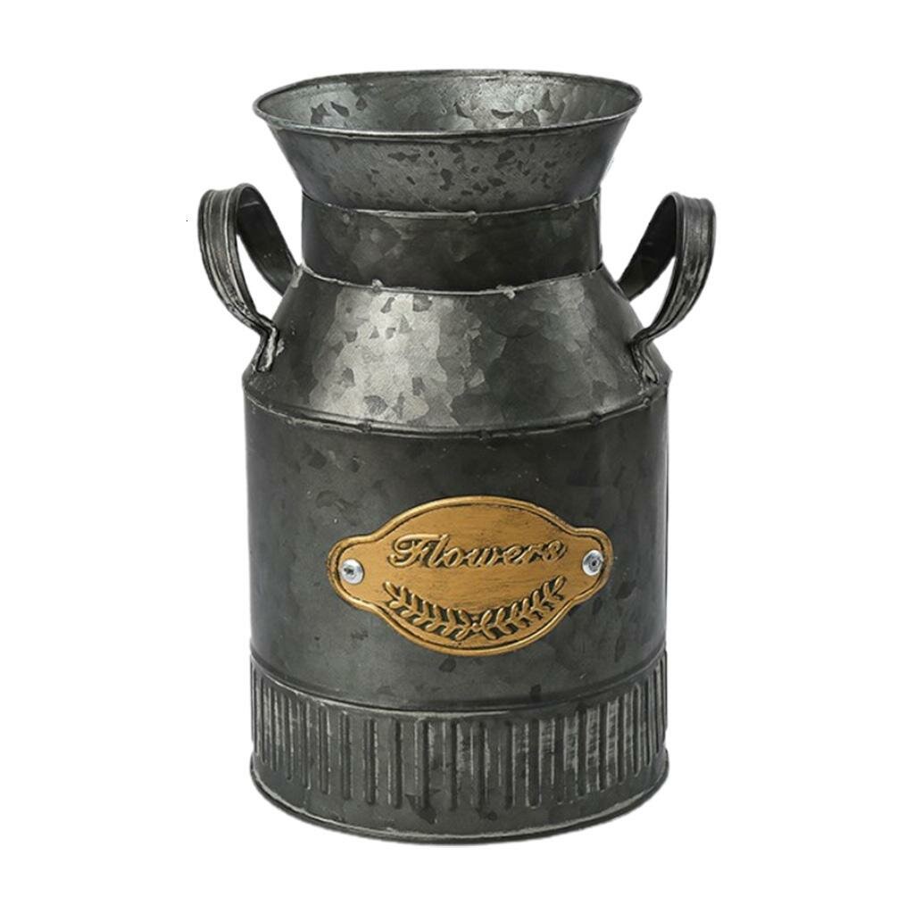 Винтажная кувшин-ваза из металла в деревенском стиле, A