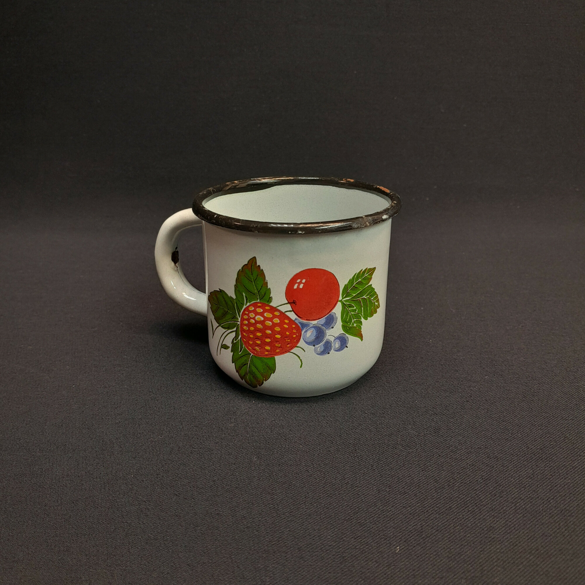 Эмалированная кружка, метал деколь 220 мл, дефект винтаж СССР