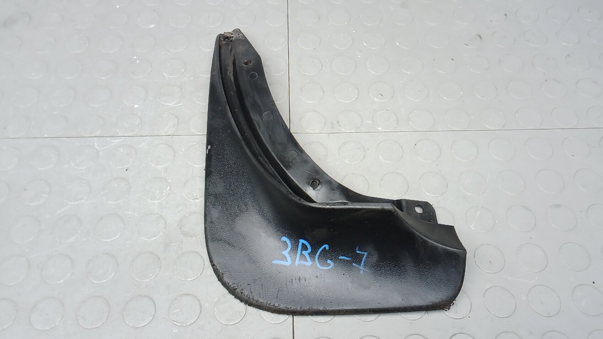 Брызговик SKODA OCTAVIA A7, Номер 5E0075101, 5E0821821