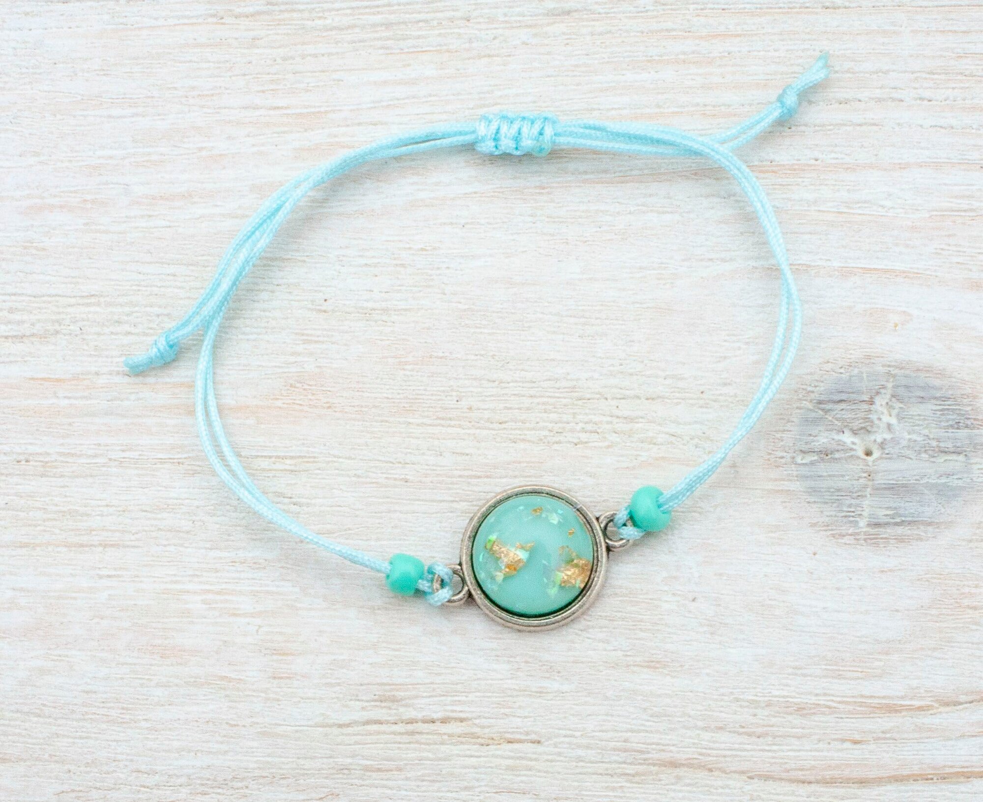 Плетеный браслет