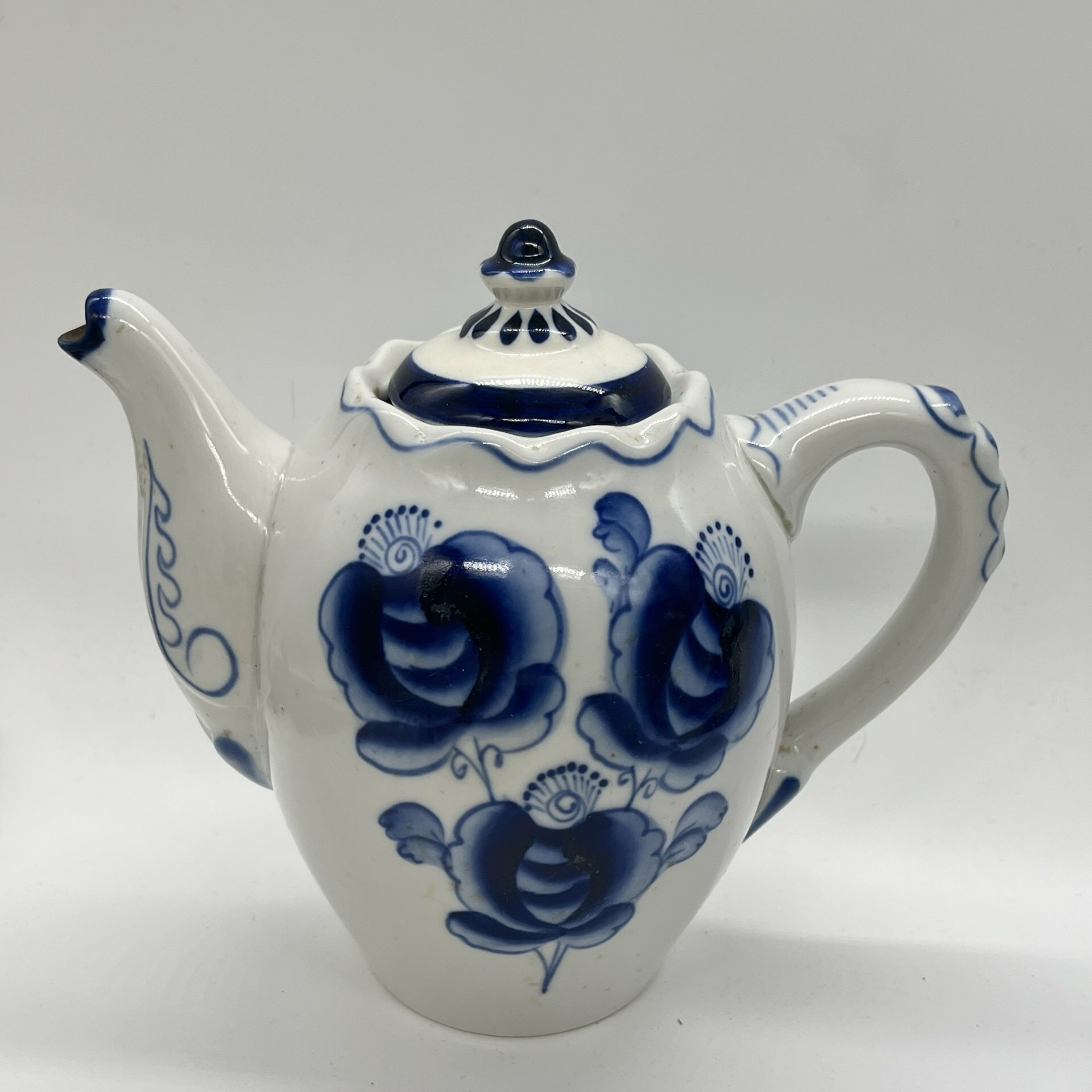 Чайник заварочный с цветочным расписным декором, фарфор, роспись