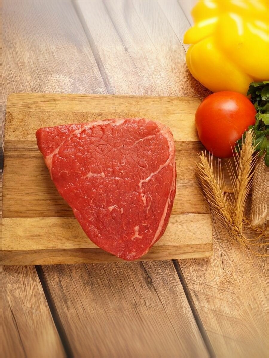 Говяжья Тазобедренная часть бескостная, 700 гр, Ферма Евгения Рошаля, охлажденная