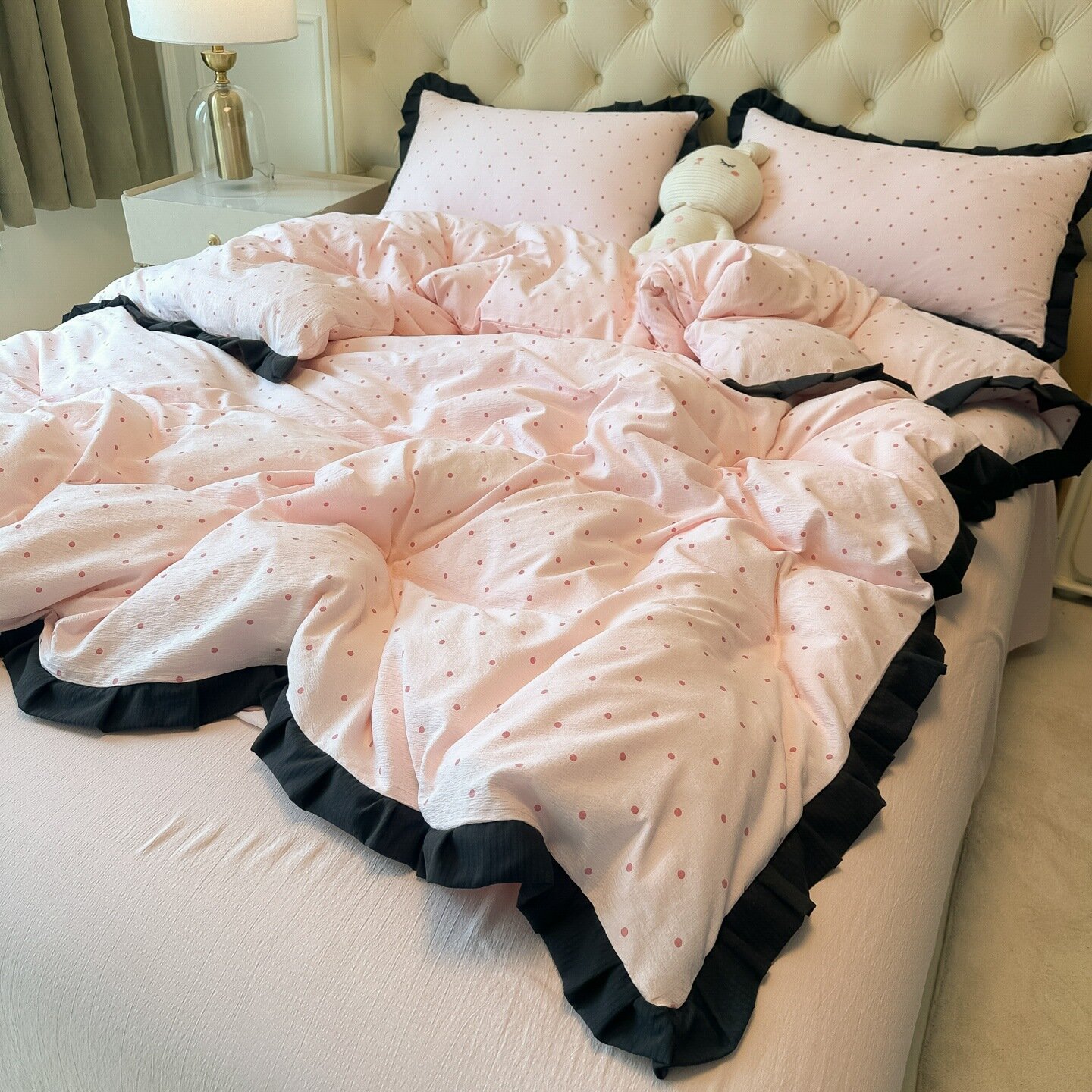 Новая модель 2026 года: четырехпредметный комплект из двухслойной марли с черным кружевом, комплект из четырех предметов из стираного хлопка, включает простыню, натяжную простыню и пододеяльник, подходит для машинной стирки.