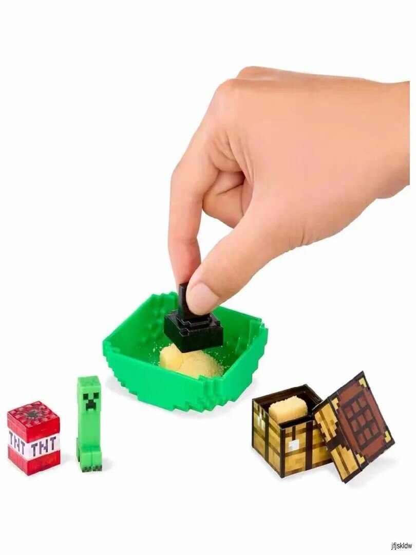 Сюрприз-шарик MINI VERSE Minecraft, скрытый бокс-шар DIY, 1 шт — фото 1