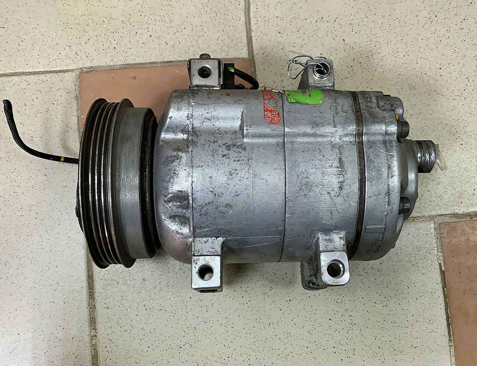Компрессор кондиционера VW Passat B5 1.8 ADR (недочет)