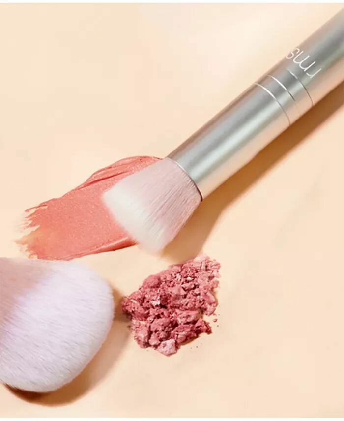 Rms beauty Кисть для нанесения пудры Skin2Skin Powder Blush Brush