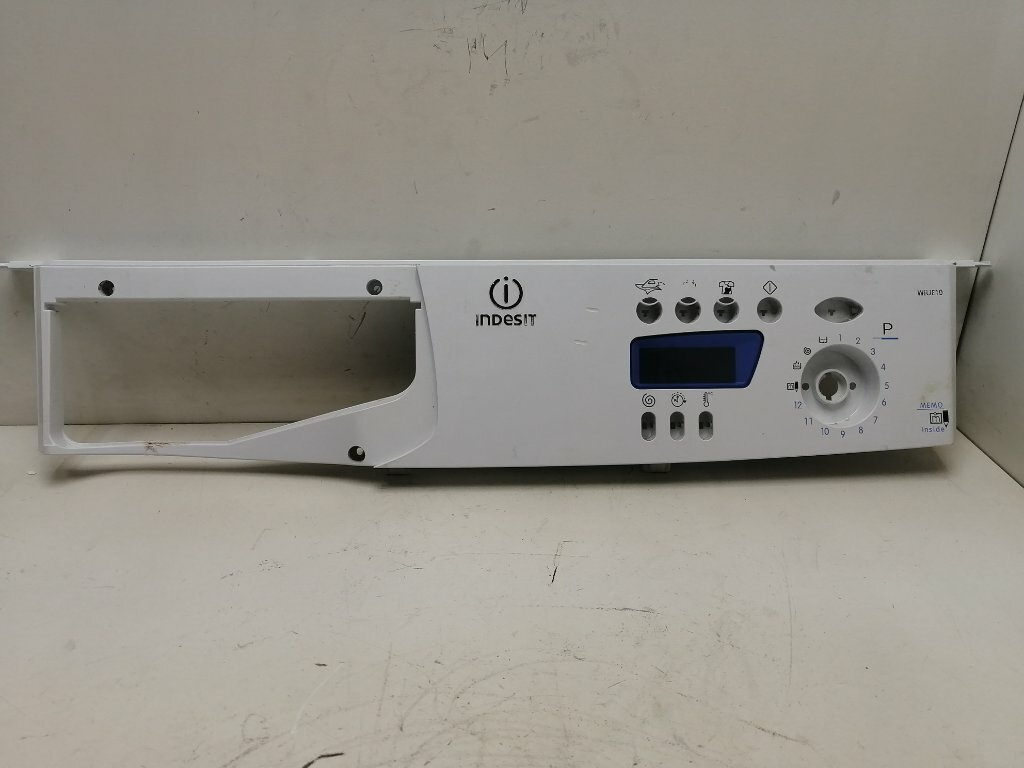 WIUE10 кт91 Лицевая панель для стиральной машины Indesit 148028359 б/у