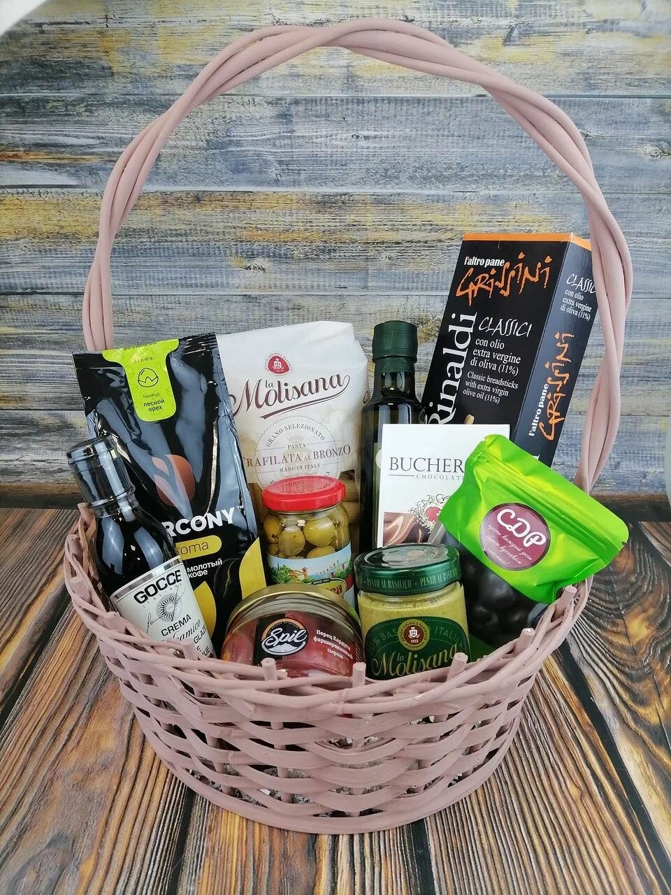 Подарочная корзина деликатесов "Вкус Италии" продуктовая корзина для подарка