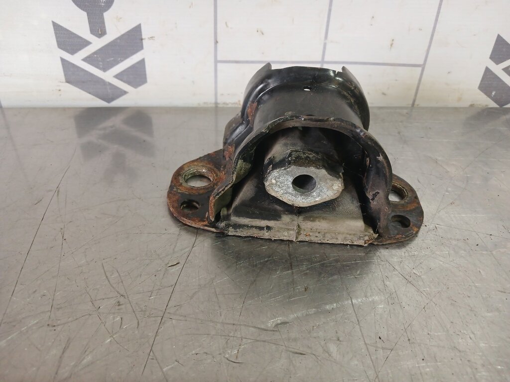 Опора двигателя Renault Clio 2 Symbol 1998-2008