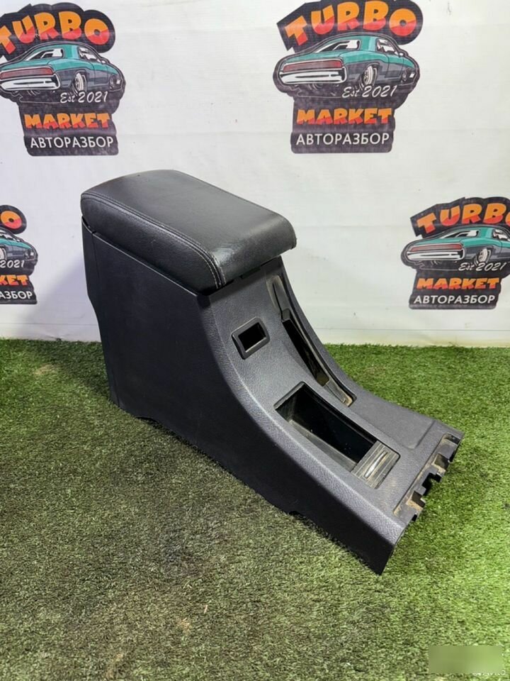 Подлокотник центральный Great Wall Hover H3