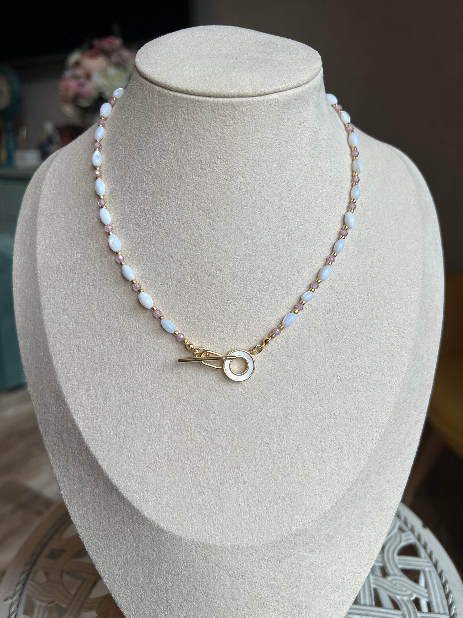 Колье, перламутр, циркон