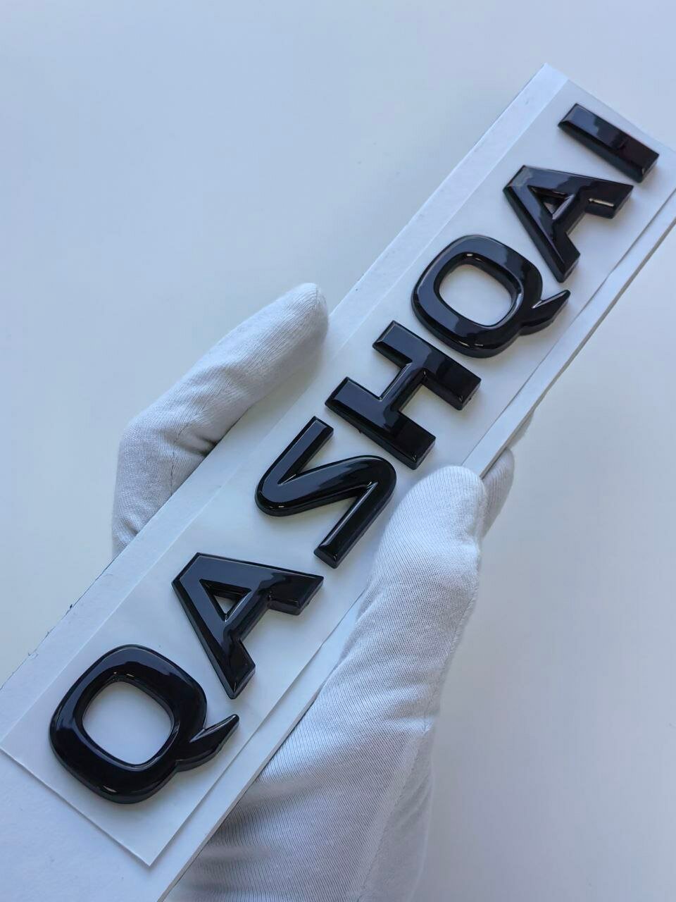 Надпись Qashqai 200*31 мм шильдик эмблема Nissan
