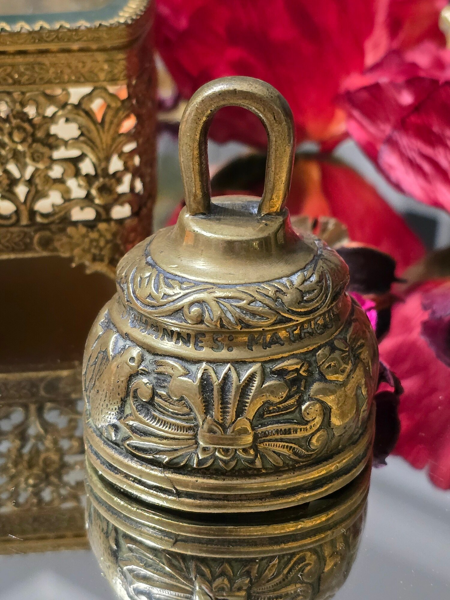 Антикварный колокольчик