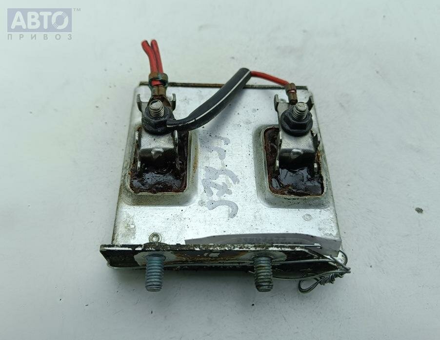 Блок управления вентилятором радиатора Audi A6 C5 (1997-2005)