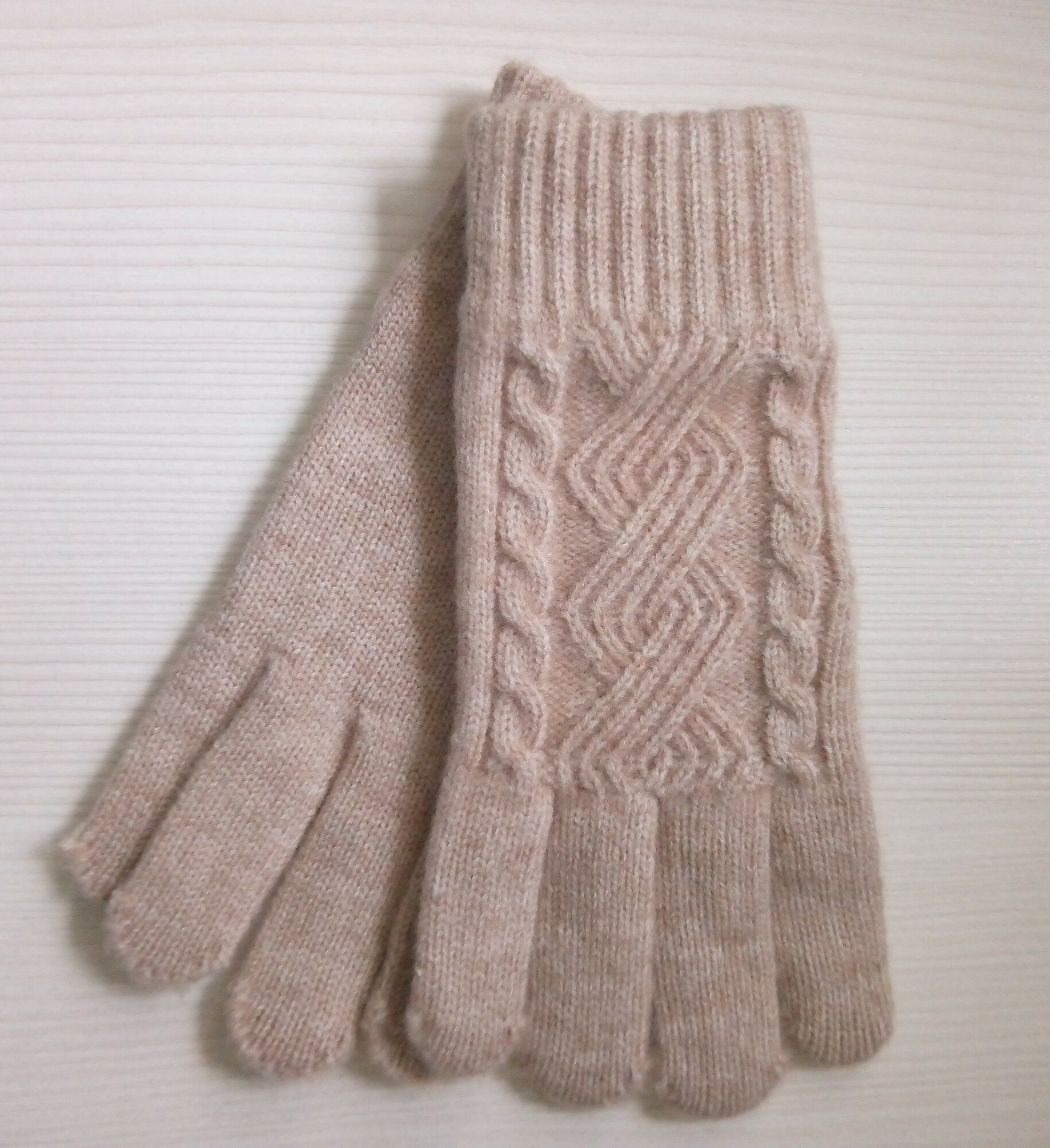 Перчатки для женщин