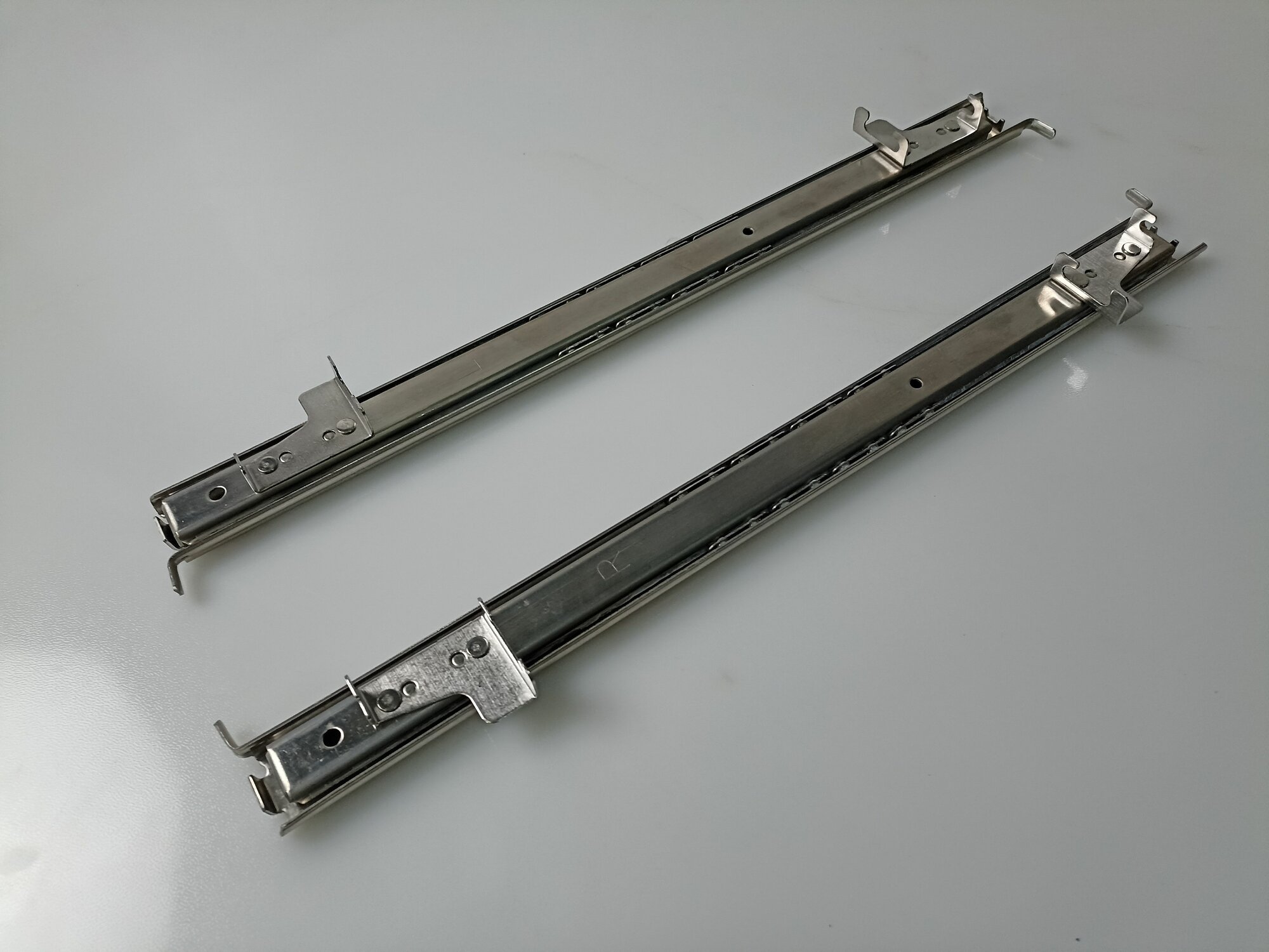 Телескопические направ. комплект, для ДШ Tuvio NF63TTBGB1