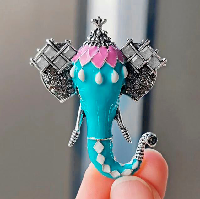 Брошь, стразы, эмаль