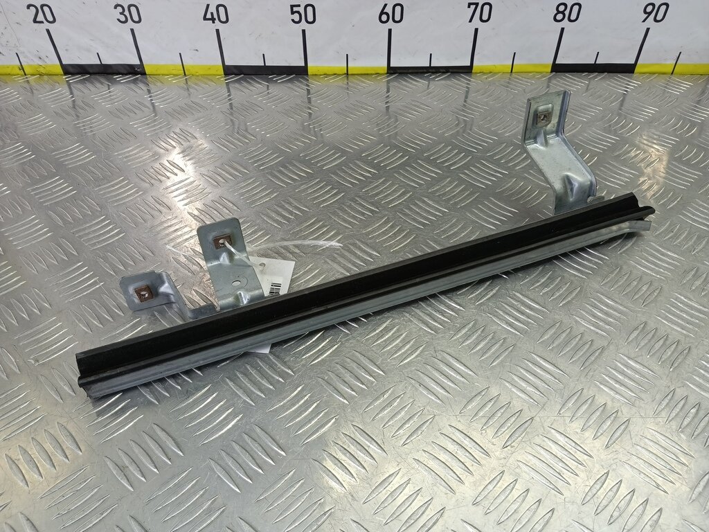 Направляющая стекла двери Б/У для FORD Transit VIII (2013—2025) 2344005