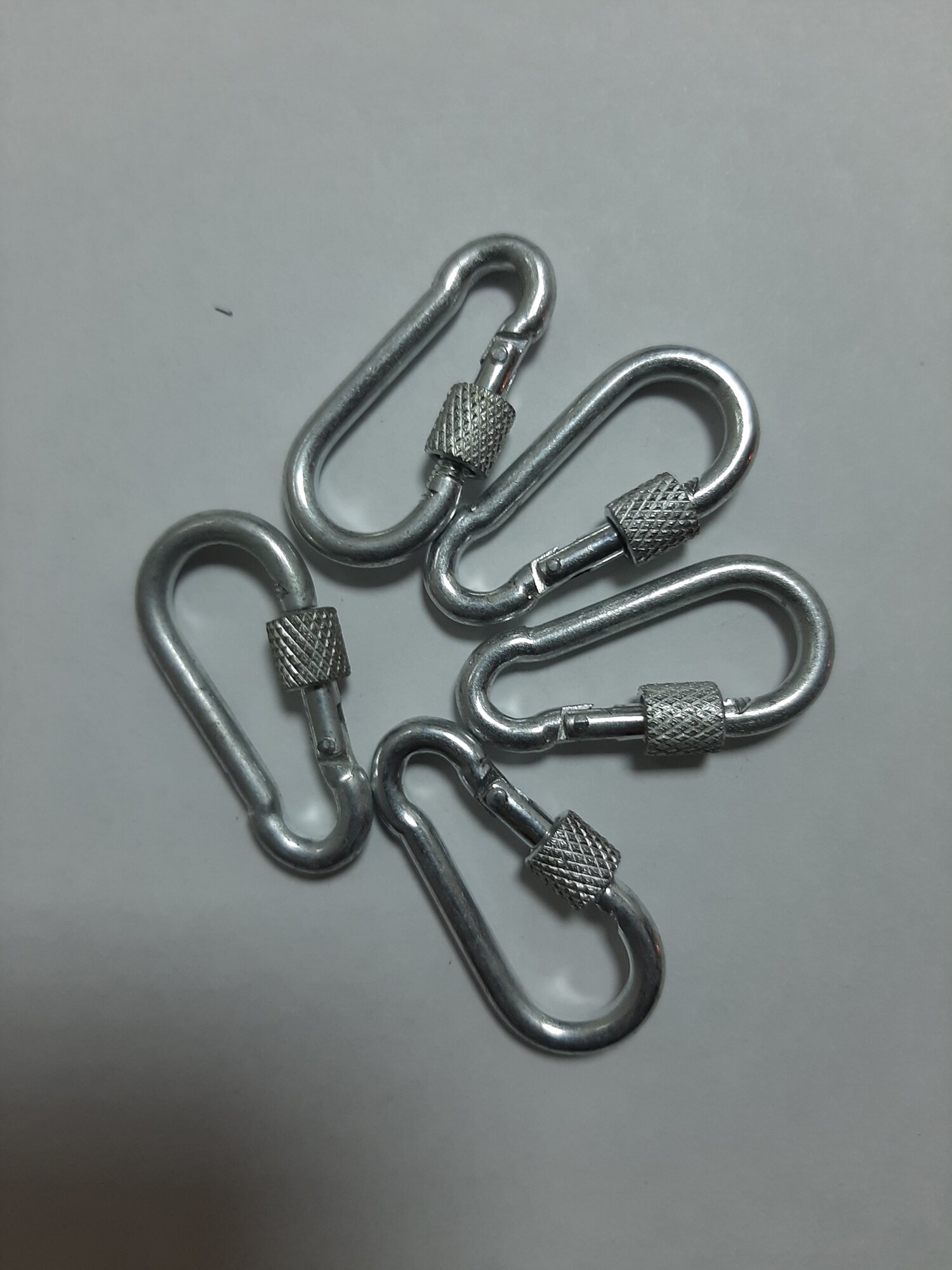 Карабин с фиксатором М 4, в комплекте 5 штук.