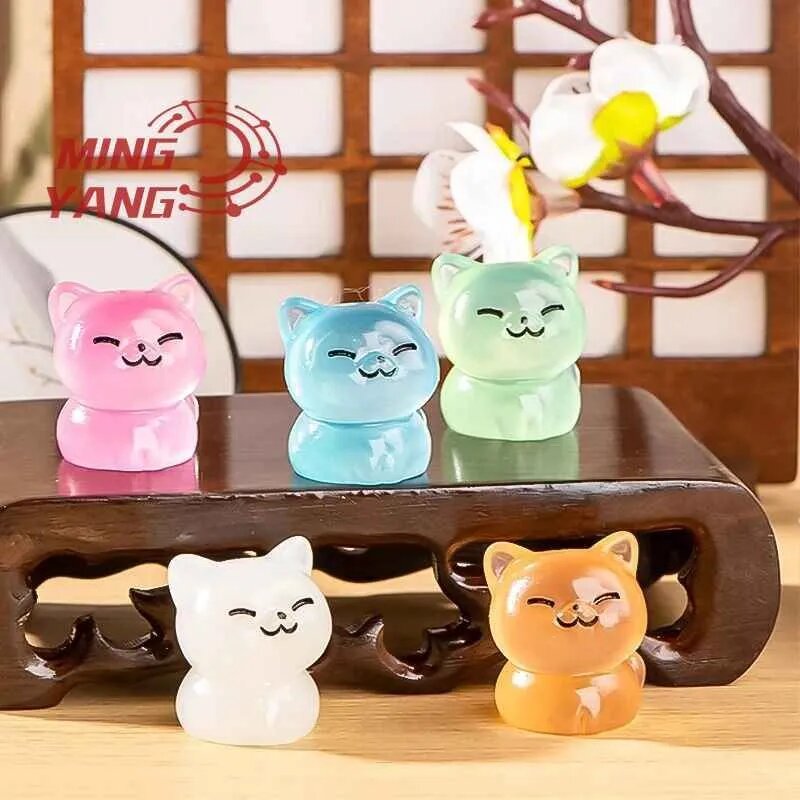 Декоративные светящиеся в темноте милые котята. Набор из 5 штук.